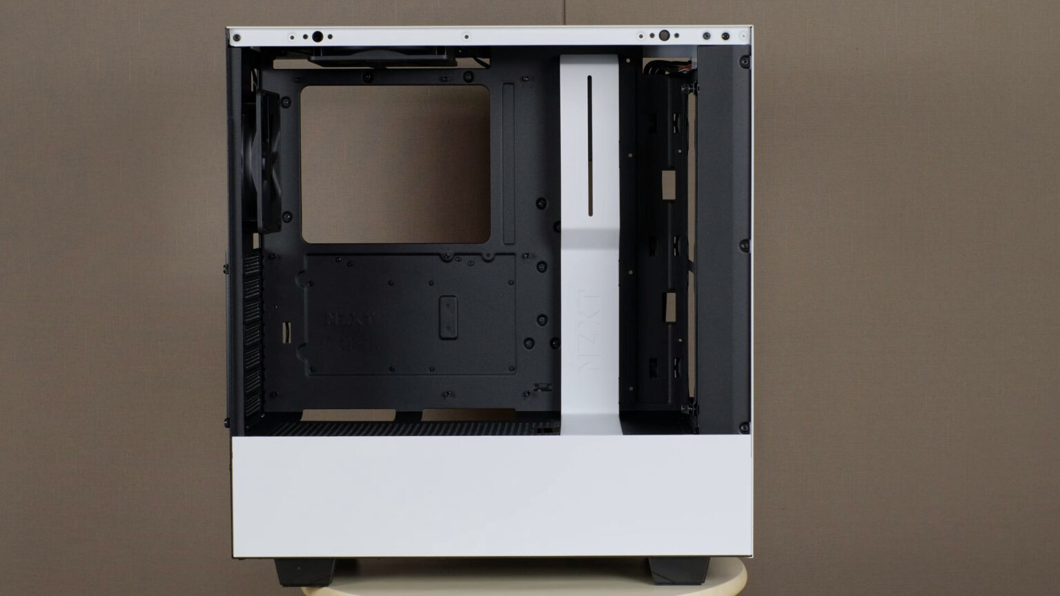 NZXT H510 WHITE - PERFECT GAMING PC CASE FOR $70 - Unboxing / Review ...