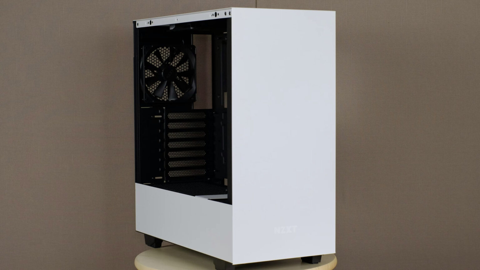 NZXT H510 WHITE - PERFECT GAMING PC CASE FOR $70 - Unboxing / Review ...