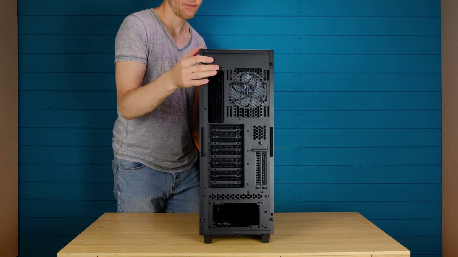 Insane Full Tower RGB PC Case - Anidees AI CRYSTAL XL PRO • Epic Game ...