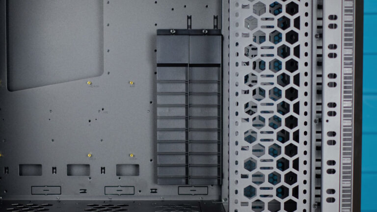 Insane Full Tower RGB PC Case - Anidees AI CRYSTAL XL PRO • Epic Game Tech