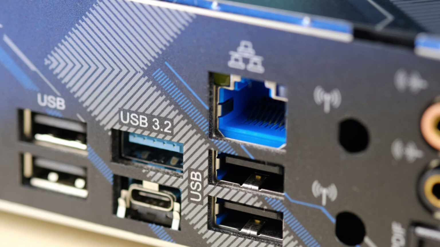 Great B550 Motherboard - ASRock B550 EXTREME4 Overview • Epic Game Tech - PC Builds, Hardware ...